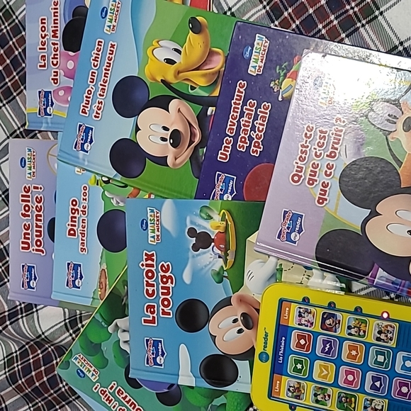 Story Reader | Toys | Story Reader French La Maison De Mickey 8 Books ...